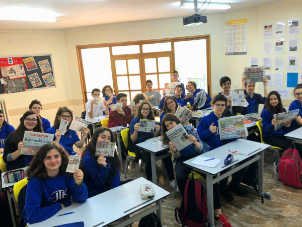 Gazete Okuma Etkinliği | Jale Tezer Eğitim Kurumları